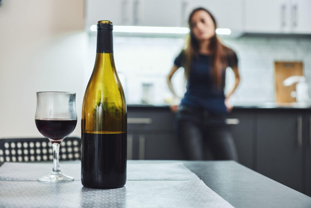 What Are the Signs of Alcohol Addiction? - Lumina Recovery