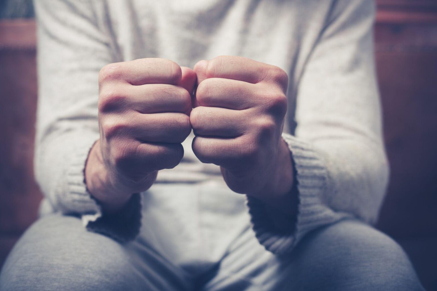 “White Knuckling” in Addiction Recovery: Meaning & Risks
